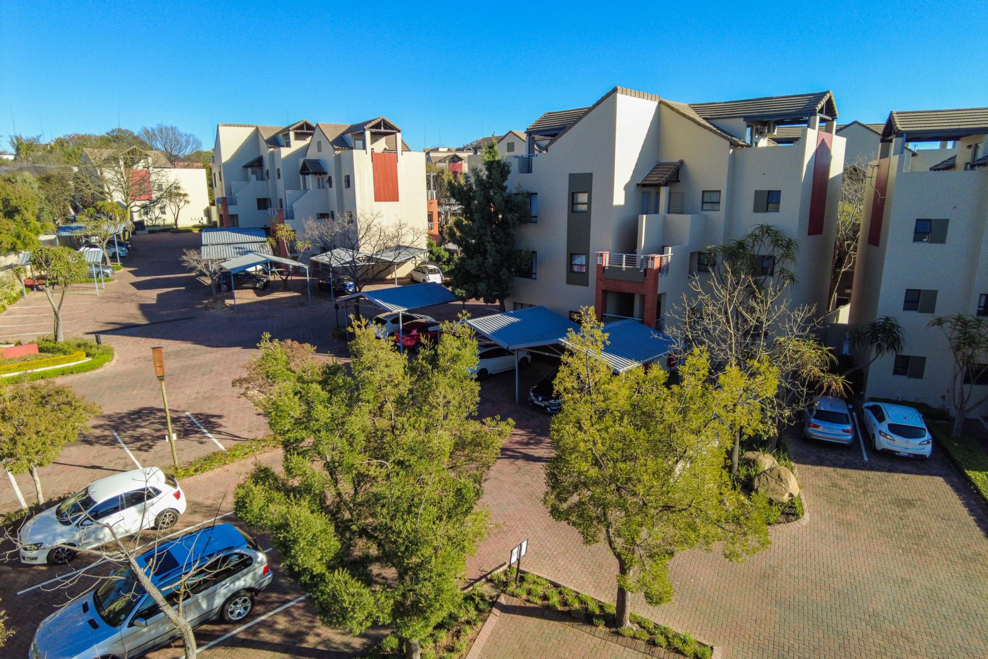2 Bedroom Apartment for Sale For Sale in Lone Hill - MR61181