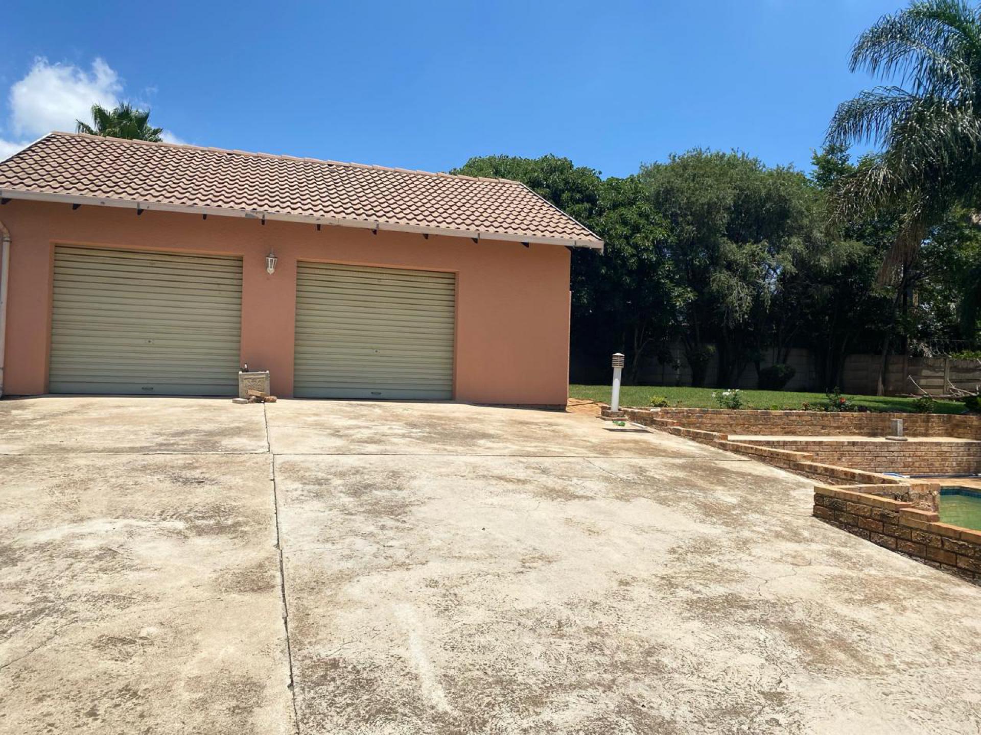 3 Bedroom House for Sale For Sale in Birchleigh North - MR61