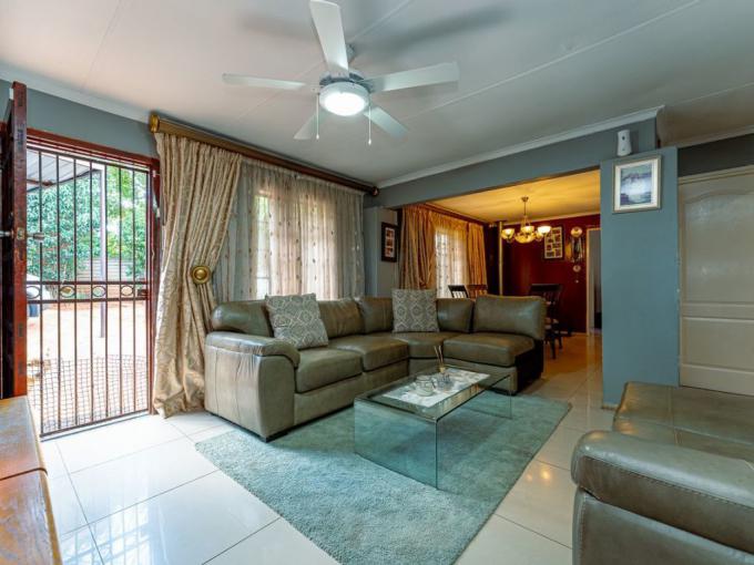 4 Bedroom House for Sale For Sale in Lindhaven - MR622528