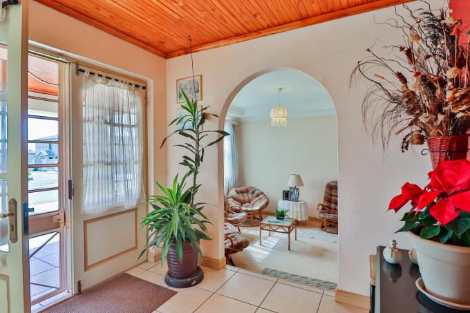 Houses For Sale in Pelican Heights - MyRoof.co.za