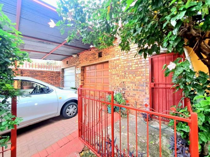 3 Bedroom House for Sale For Sale in Moffat View - MR623382