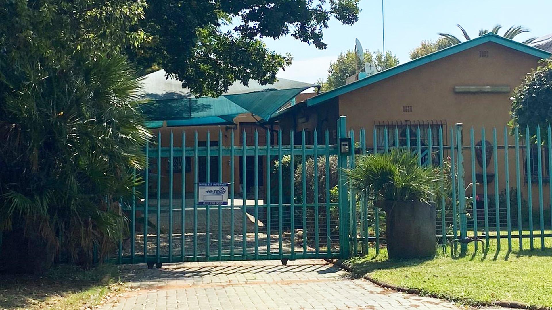 FNB Quick Sell 3 Bedroom House for Sale in Middelburg - MP