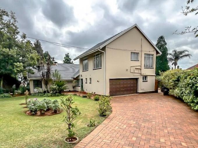 6 Bedroom House for Sale For Sale in Florida Hills - MR62527