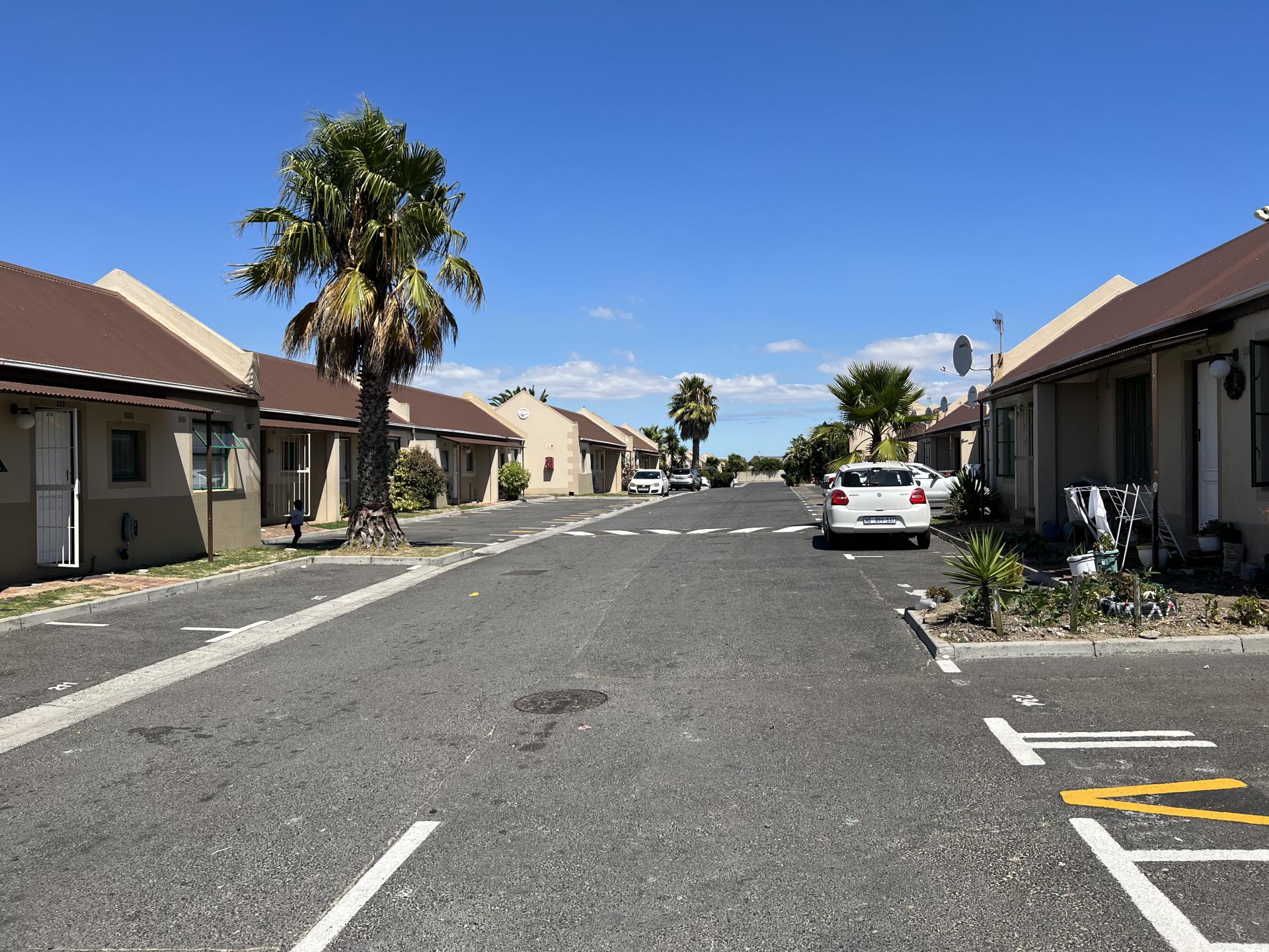 2 Bedroom Apartment for Sale For Sale in Table View - MR6260