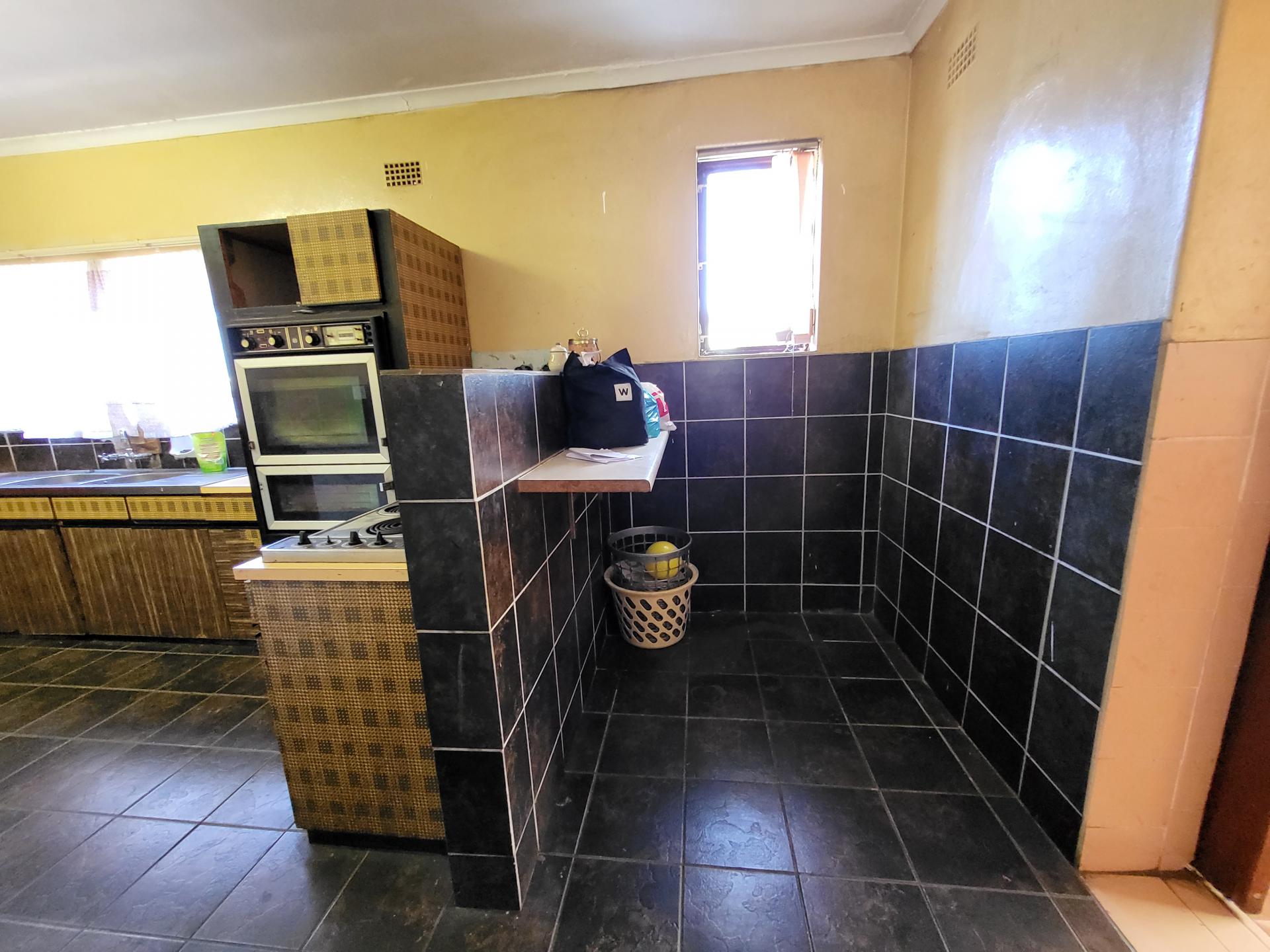 4 Bedroom House for Sale For Sale in Ravensmead - MR627091