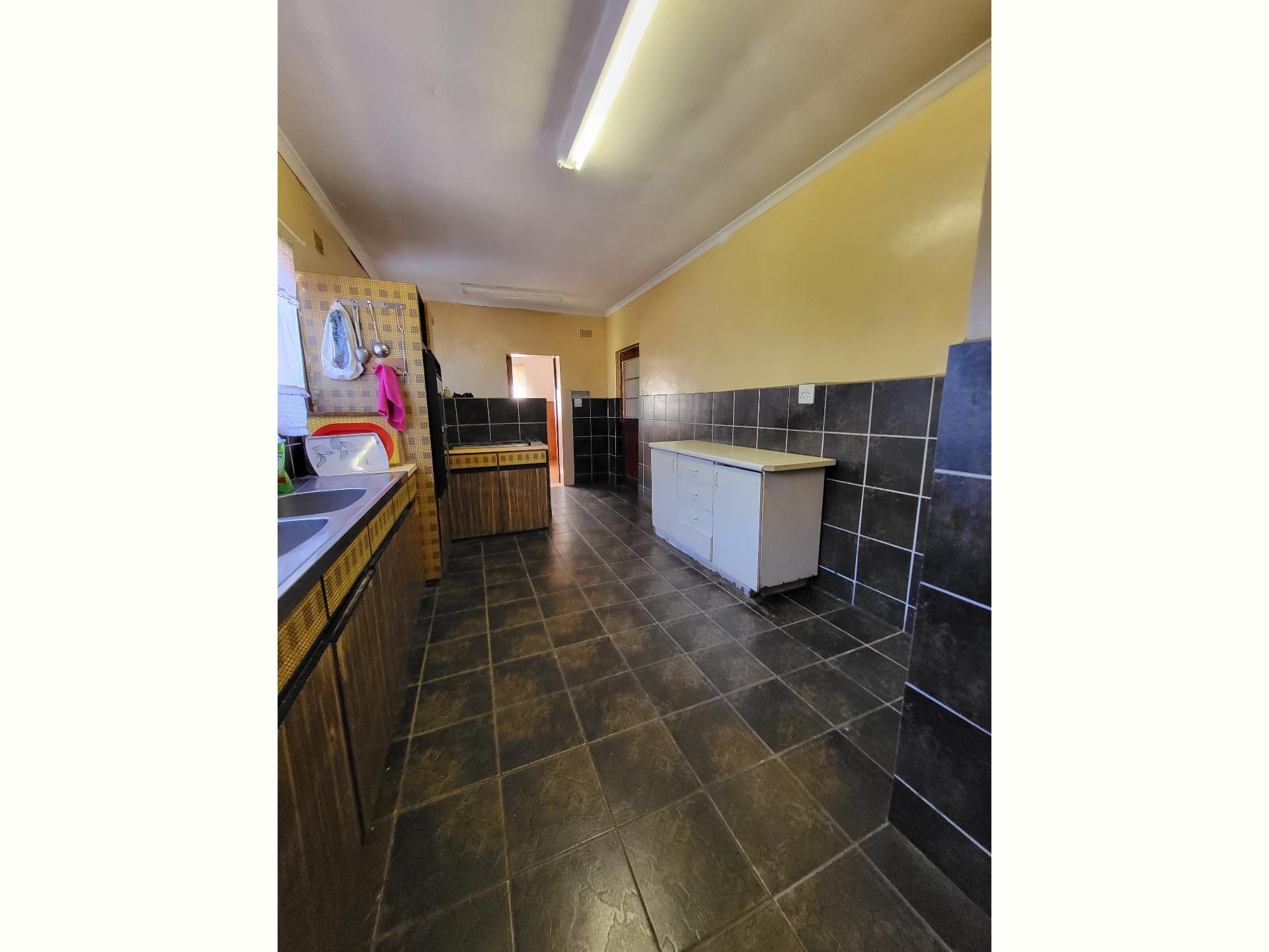 4 Bedroom House for Sale For Sale in Ravensmead - MR627091