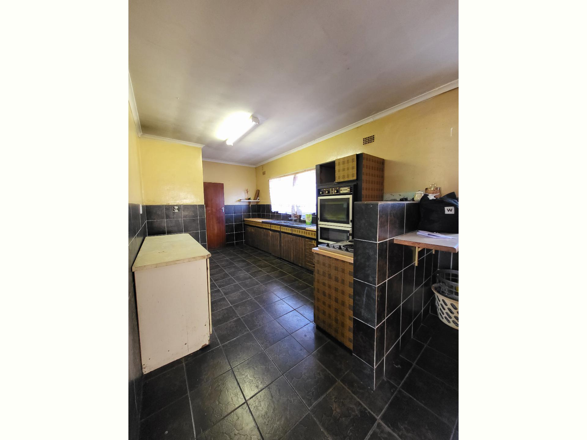 4 Bedroom House for Sale For Sale in Ravensmead - MR627091