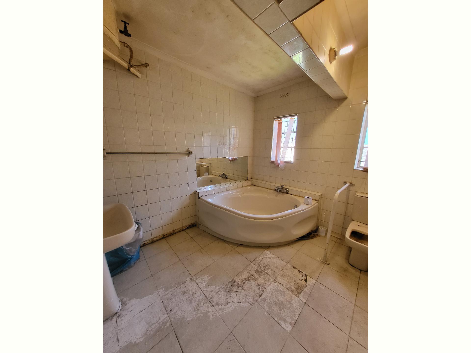4 Bedroom House for Sale For Sale in Ravensmead - MR627091