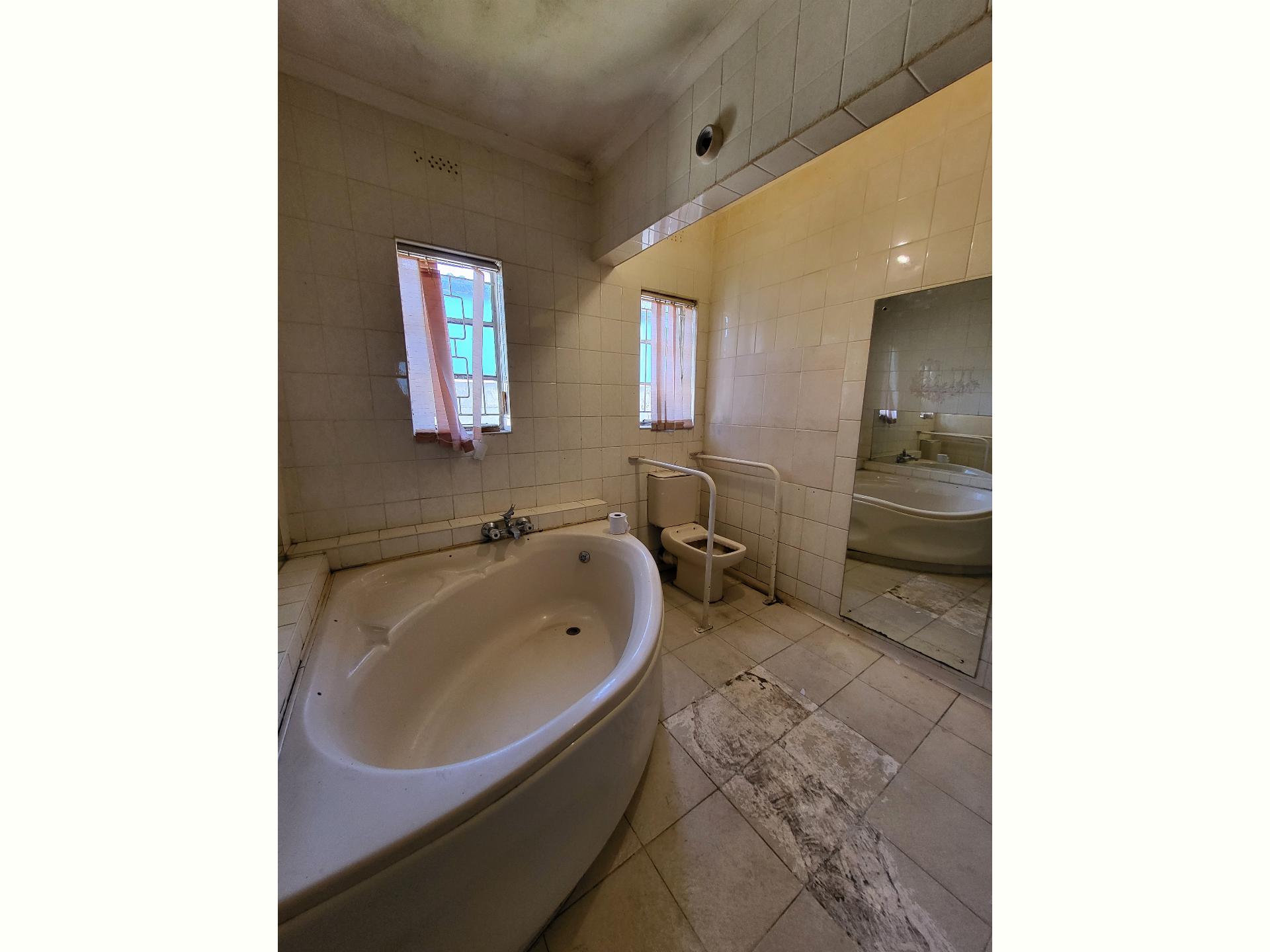 4 Bedroom House for Sale For Sale in Ravensmead - MR627091