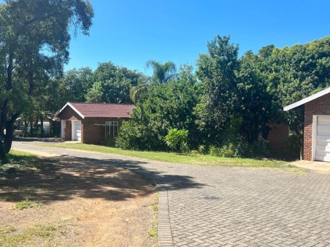 24 Bedroom Simplex for Sale For Sale in Geelhoutpark - MR627