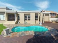 4 Bedroom House for Sale For Sale in Glenvista - MR633784