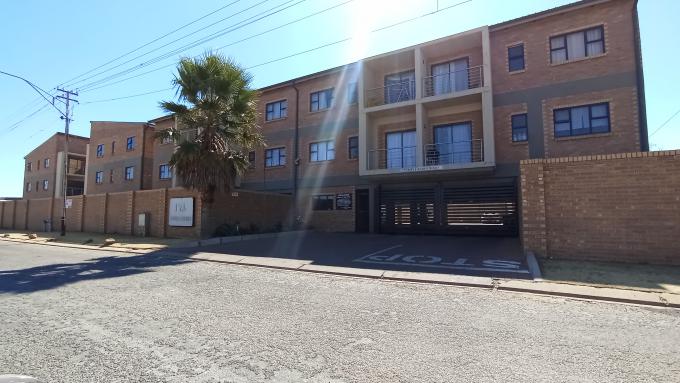 Houses For Sale in Robertsham - MyRoof.co.za