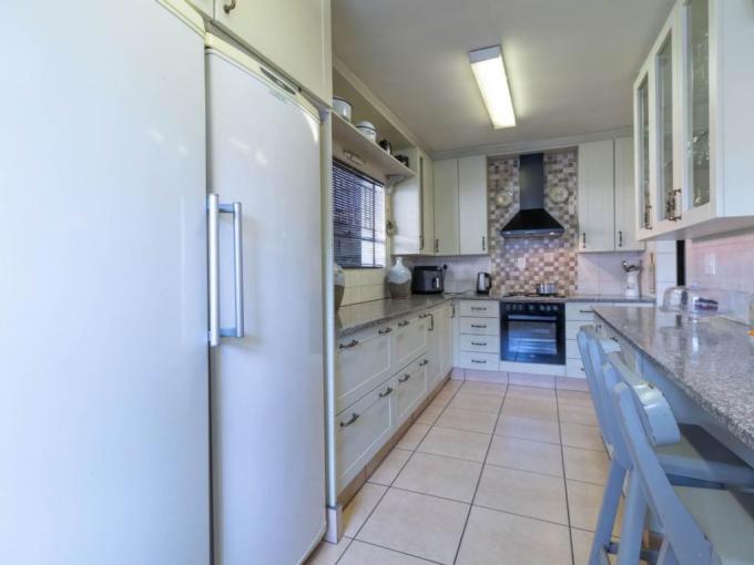 4 Bedroom House for Sale For Sale in Spruitview - MR642108