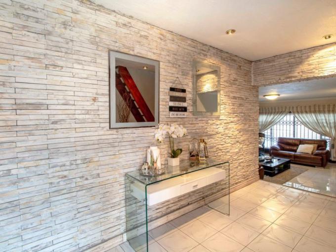 Property For Sale in Florida Hills - MyRoof.co.za