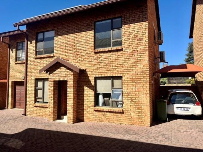 3 Bedroom House for Sale For Sale in New Redruth - MR649925