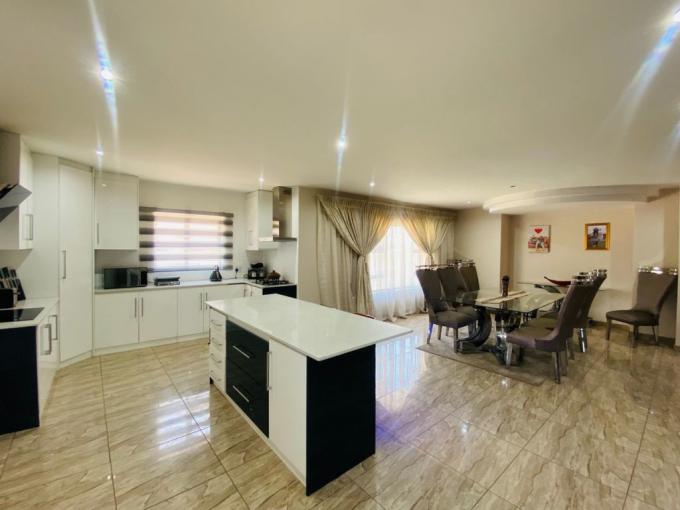 5 Bedroom House for Sale For Sale in Helderwyk Estate - MR65