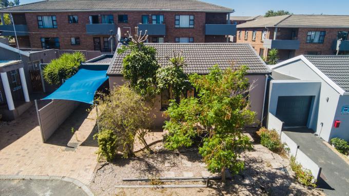 2 Bedroom House for Sale For Sale in Vredekloof - MR665150