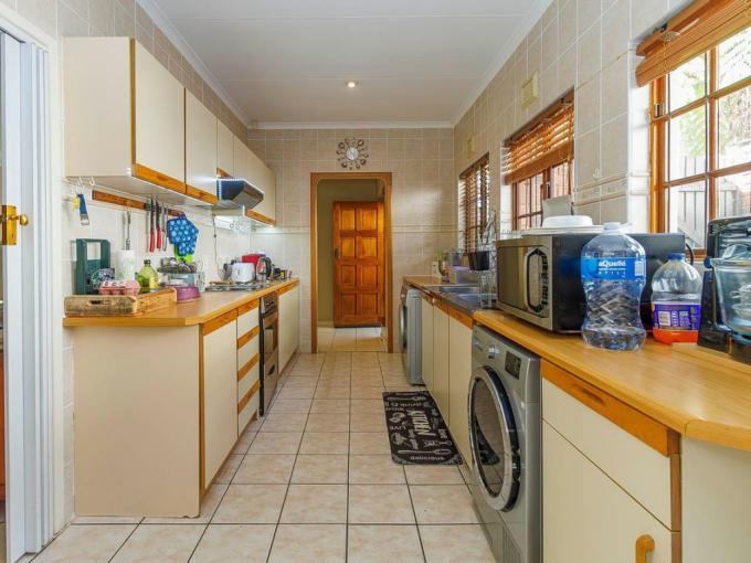 3 Bedroom Simplex for Sale For Sale in Gillitts - MR691585