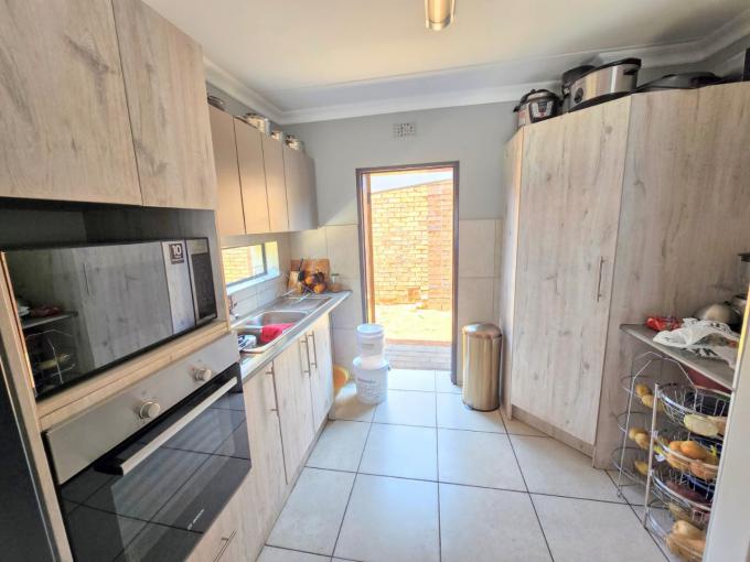 Houses For Sale in Leeuwfontein Estates - MyRoof.co.za